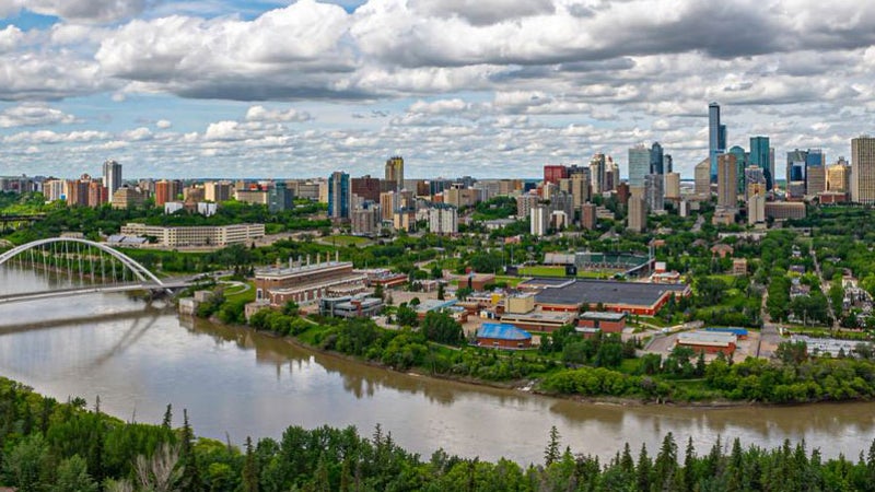 EPCOR debuts new solar farm with battery energy storage solution in ...