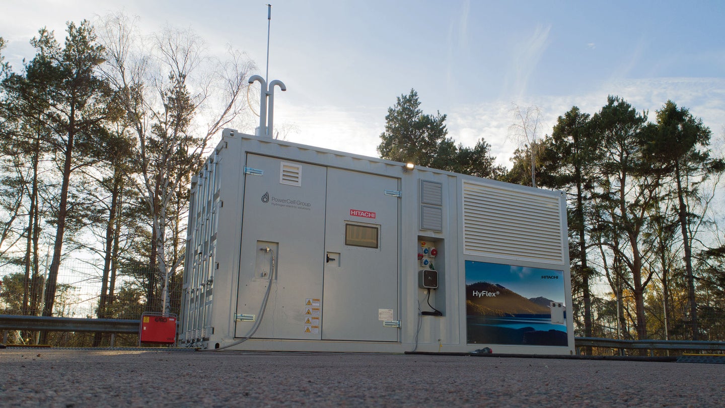 Hitachi Energy powers UK construction site without diesel in zero ...